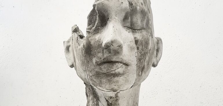 FEATURED ARTIST: TANIA FONT – Elusive Magazine