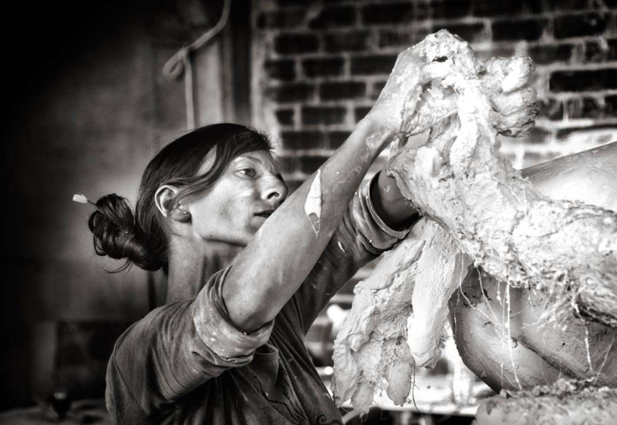 FEATURED ARTIST: TANIA FONT – Elusive Magazine